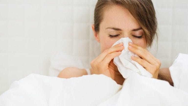 Quais os tipos de catarro? O que cada cor pode indicar? | Farmadelivery